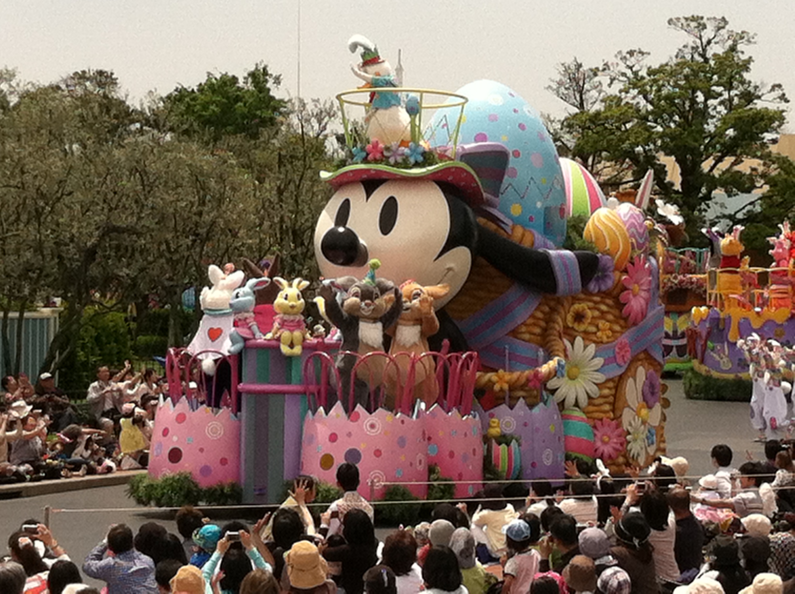 An American in Tokyo Disneyland – Parades and Fantasmic Tokyo Style ...